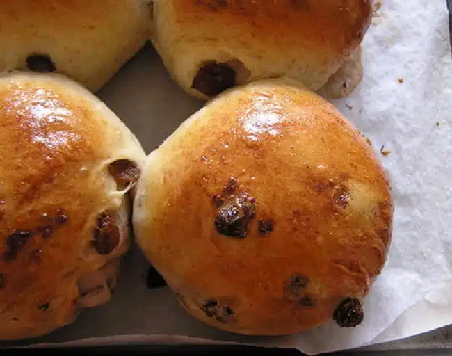 Resepi Roti Bun Kismis • Resepi Bonda